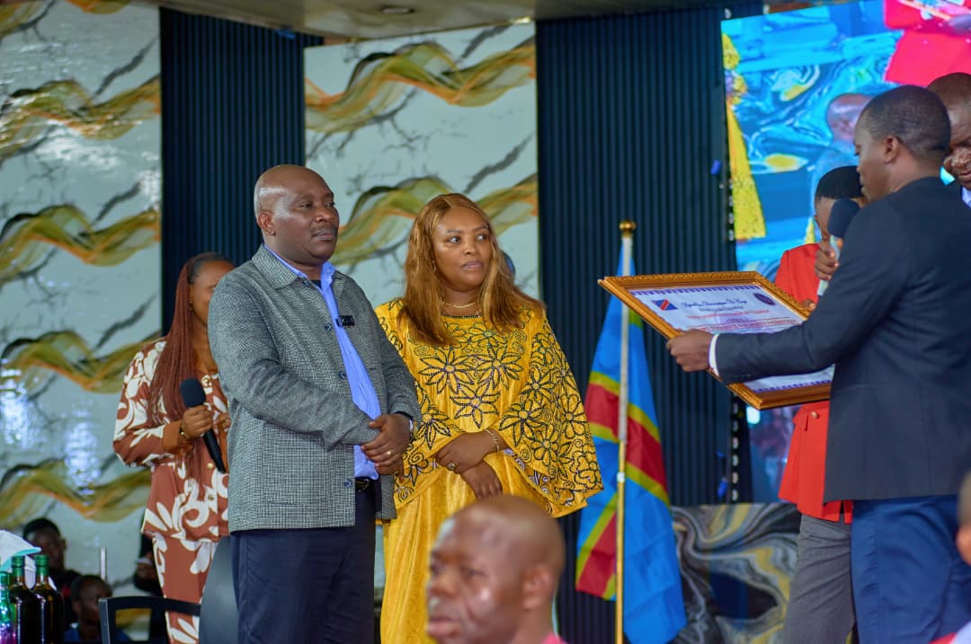 Kinshasa : Le Prophète Mulindwa Jules Honoré par la Délégation des ...